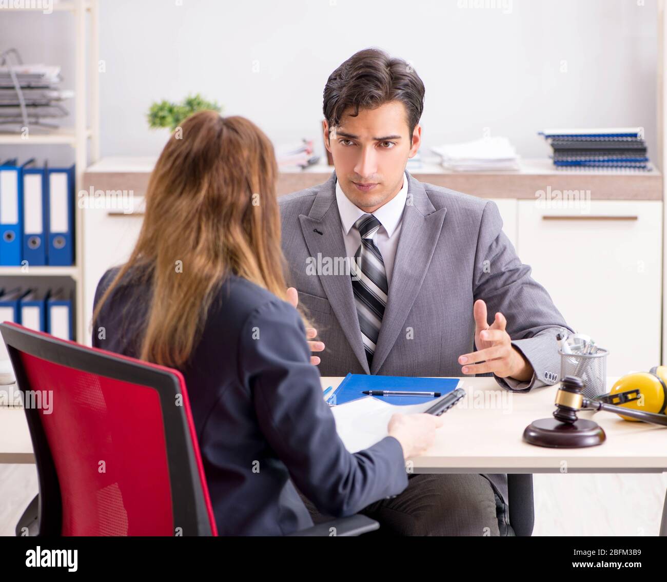 Lawyer client listening judge hi-res stock photography and images - Alamy