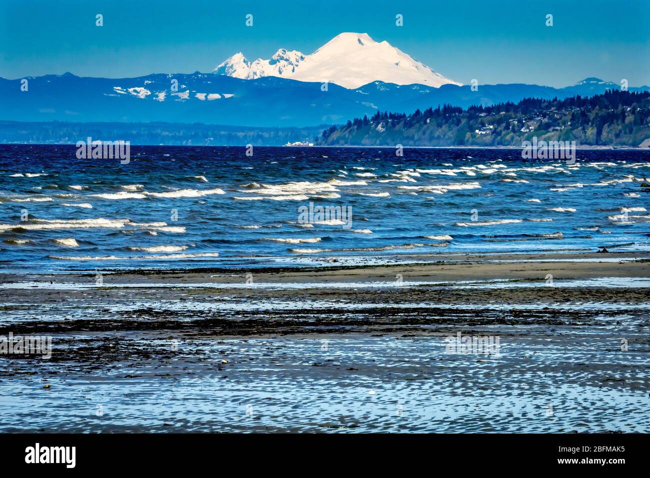 Mount Baker Mukilteo Snow Mountain Bracketts Landing North Black Sand ...