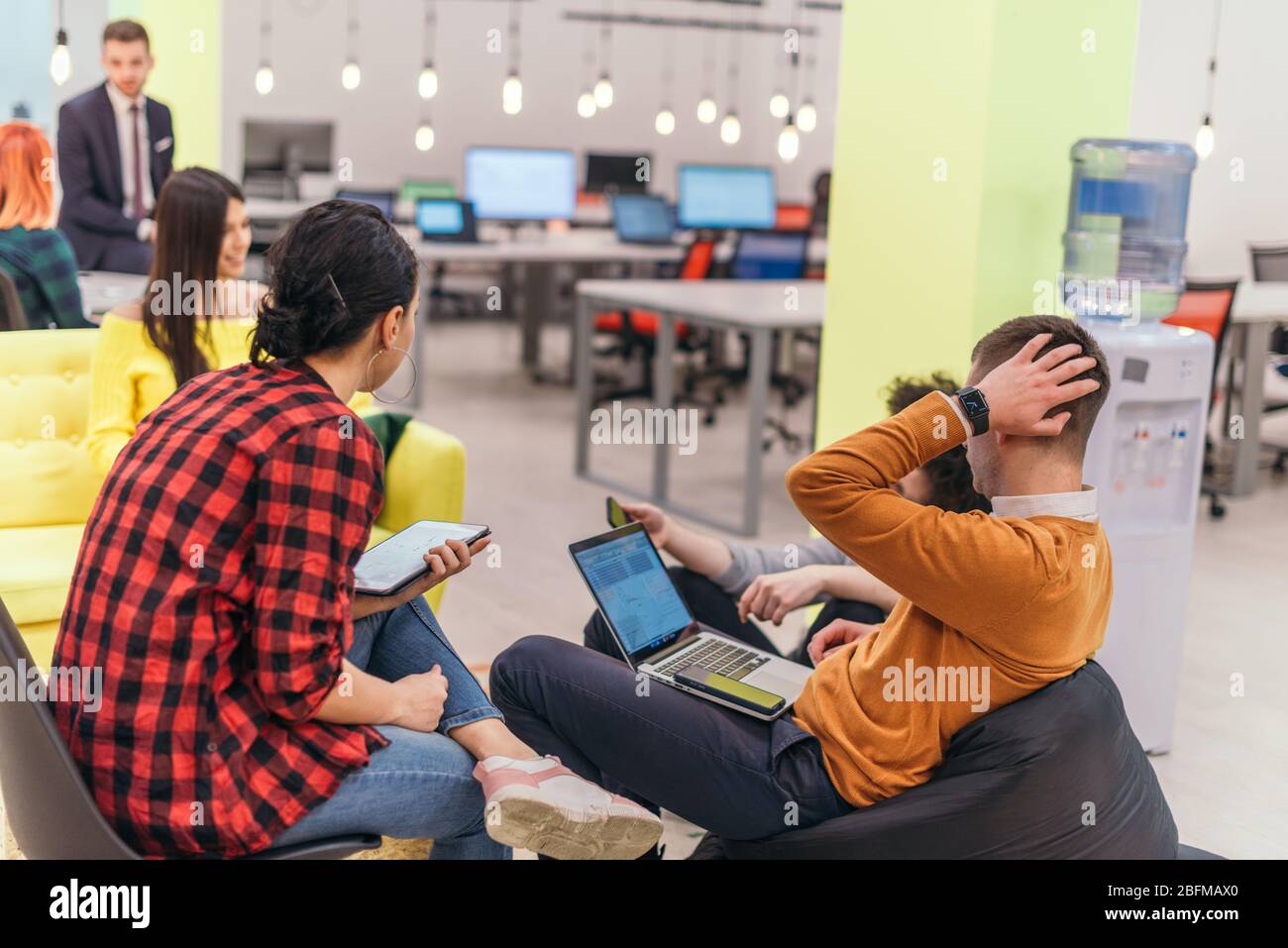 Google employees in office hi-res stock photography and images - Alamy