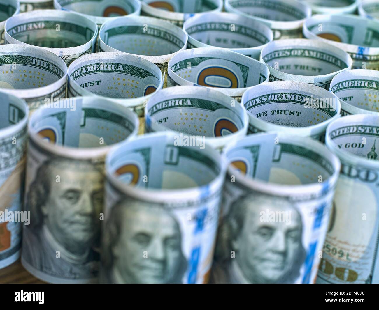 100 dollar bill hi-res stock photography and images - Alamy