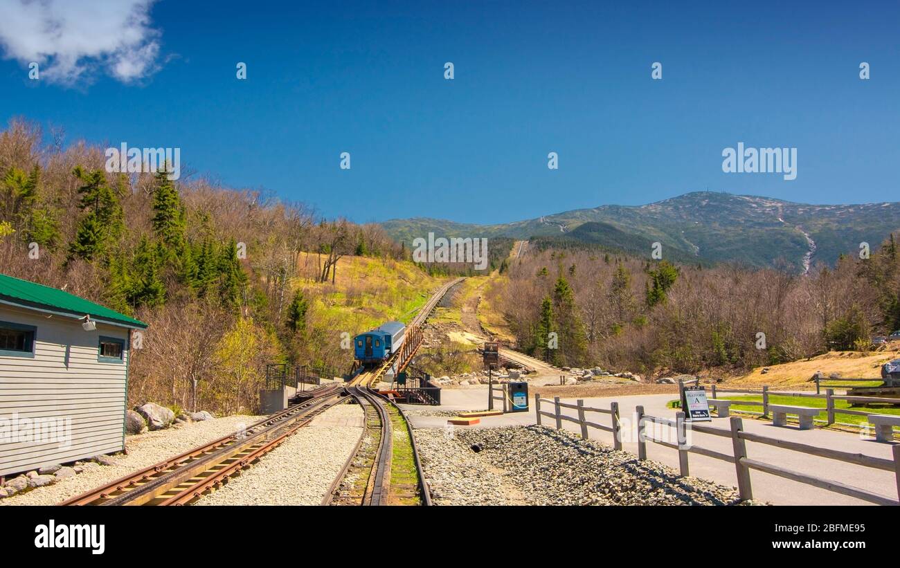 Mount washington cog railway hi-res stock photography and images - Alamy
