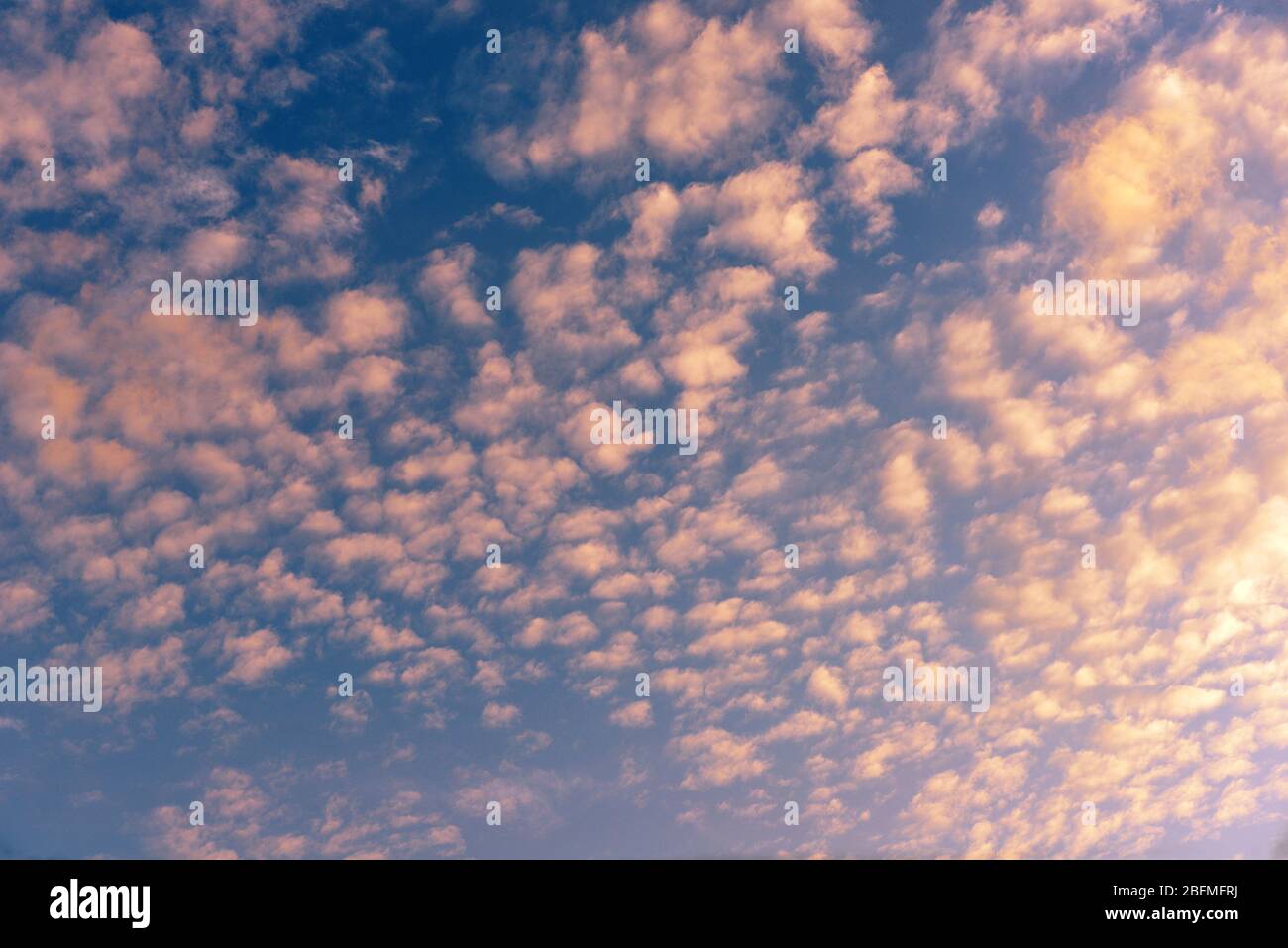 Perfect retro sky with clouds Stock Photo - Alamy