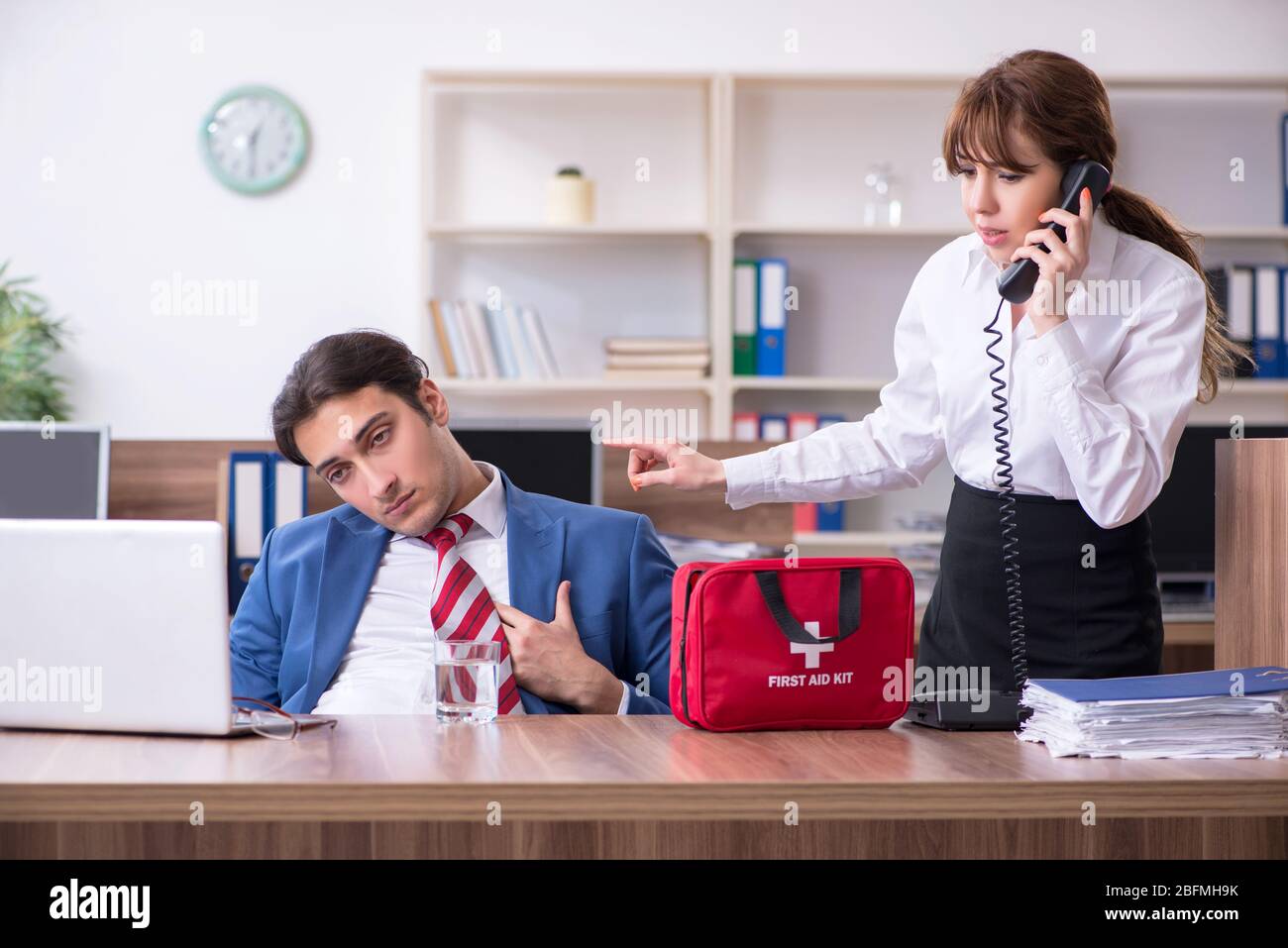 Heart attack first aid office hi-res stock photography and images - Alamy