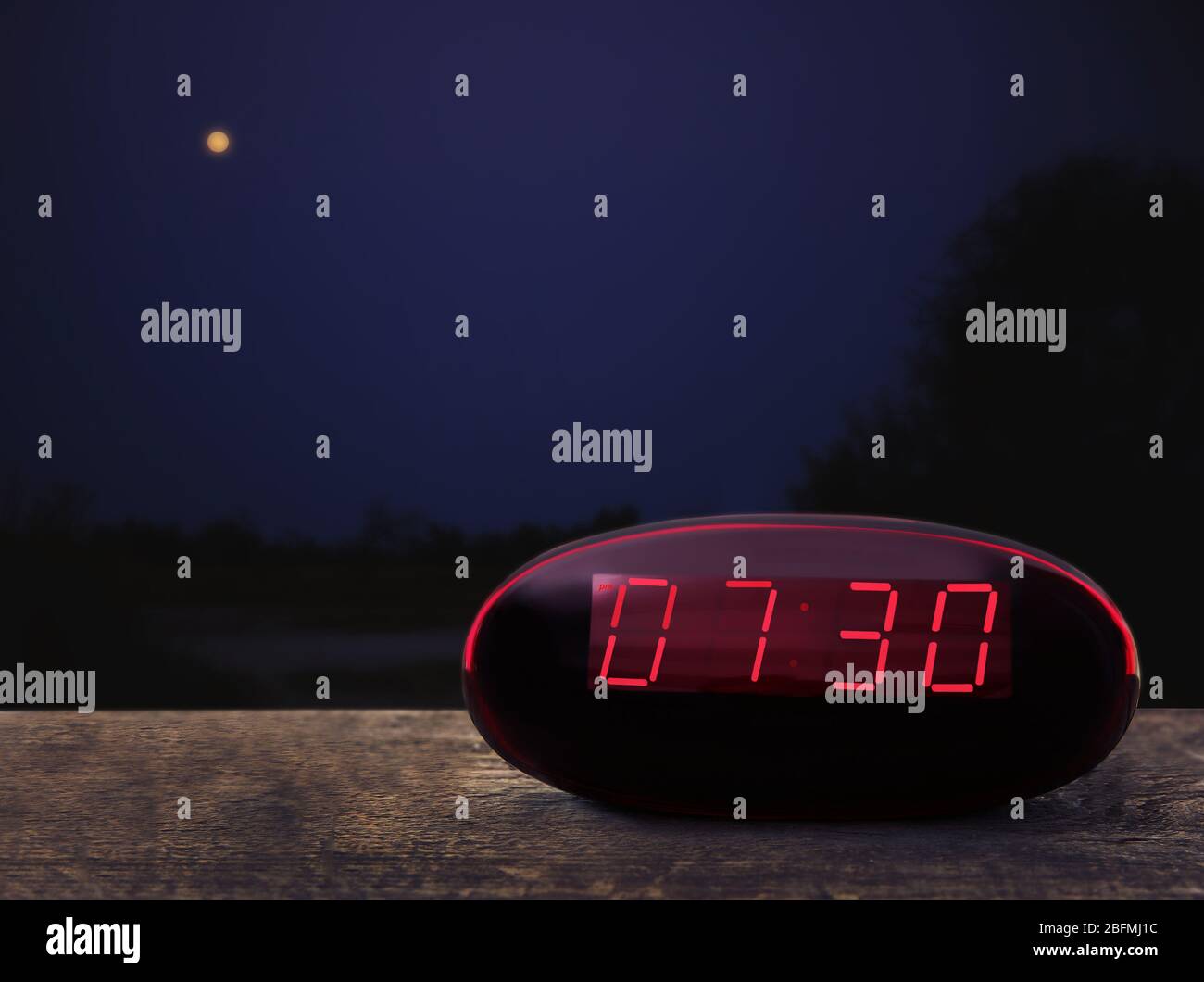 Time 7 .30 o clock hi-res stock photography and images - Alamy