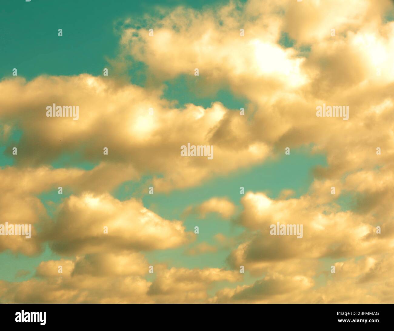 Perfect retro sky with clouds Stock Photo - Alamy
