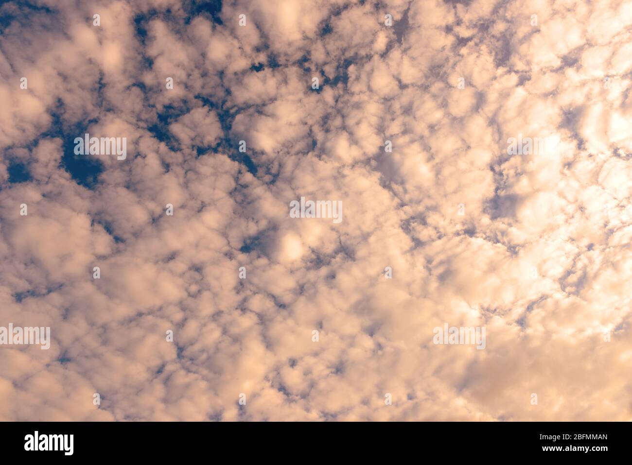 Perfect retro sky with clouds Stock Photo - Alamy