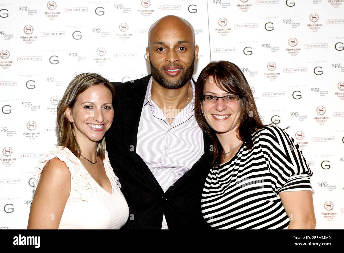 Allison mack 2010 hi-res stock photography and images - Alamy