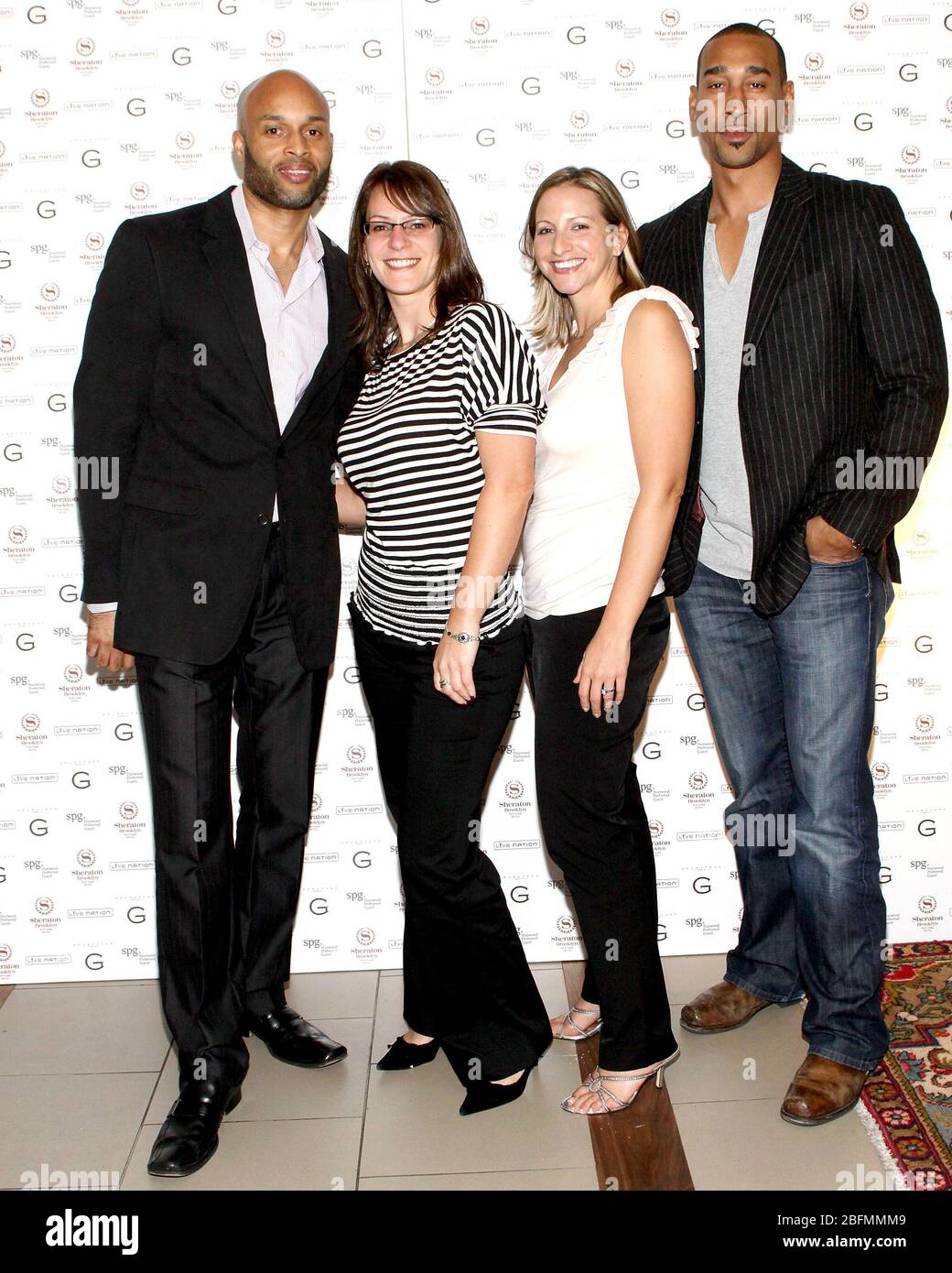 Allison mack 2010 hi-res stock photography and images - Alamy