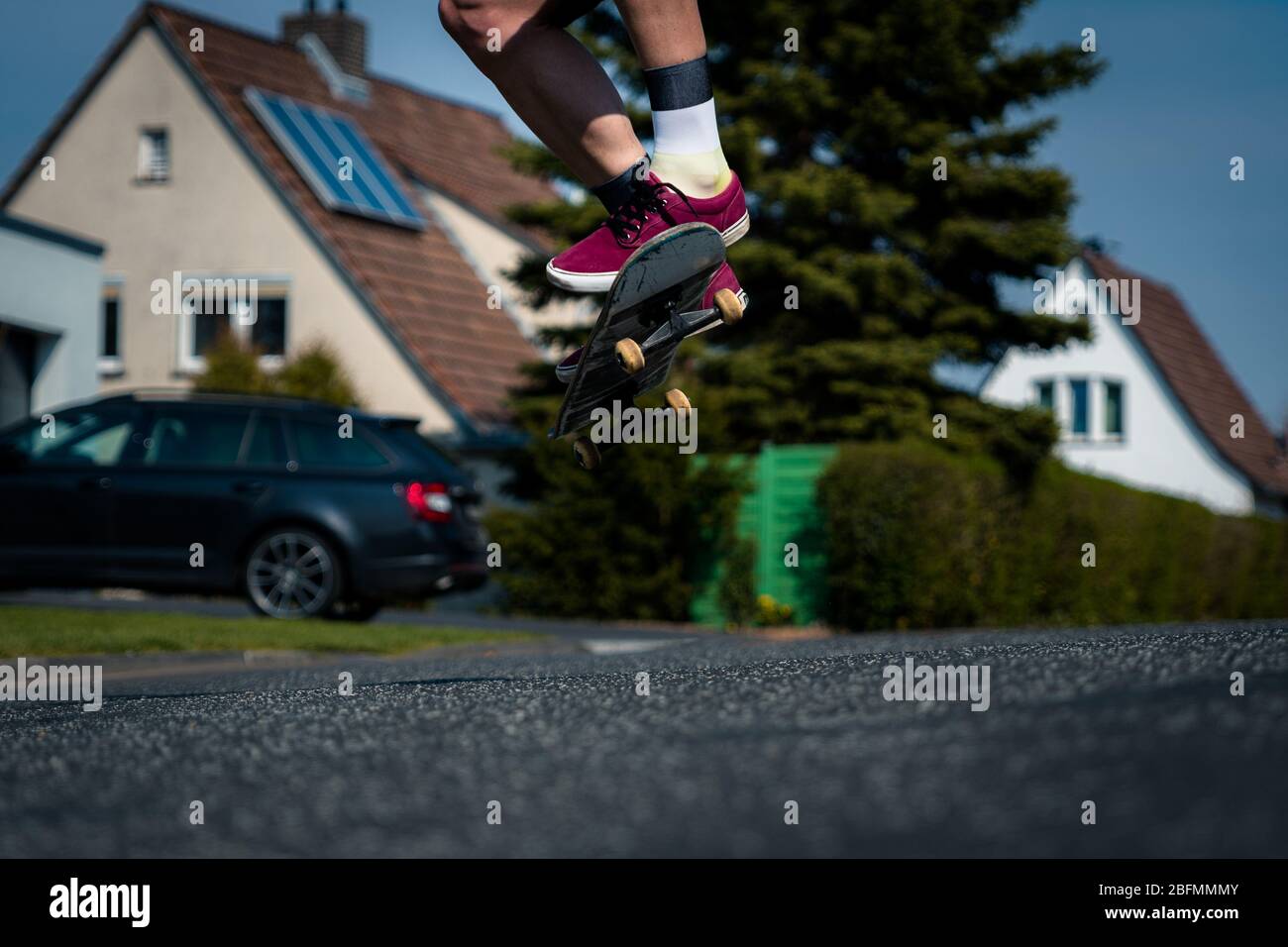 Skateboard girl jump hi-res stock photography and images - Alamy