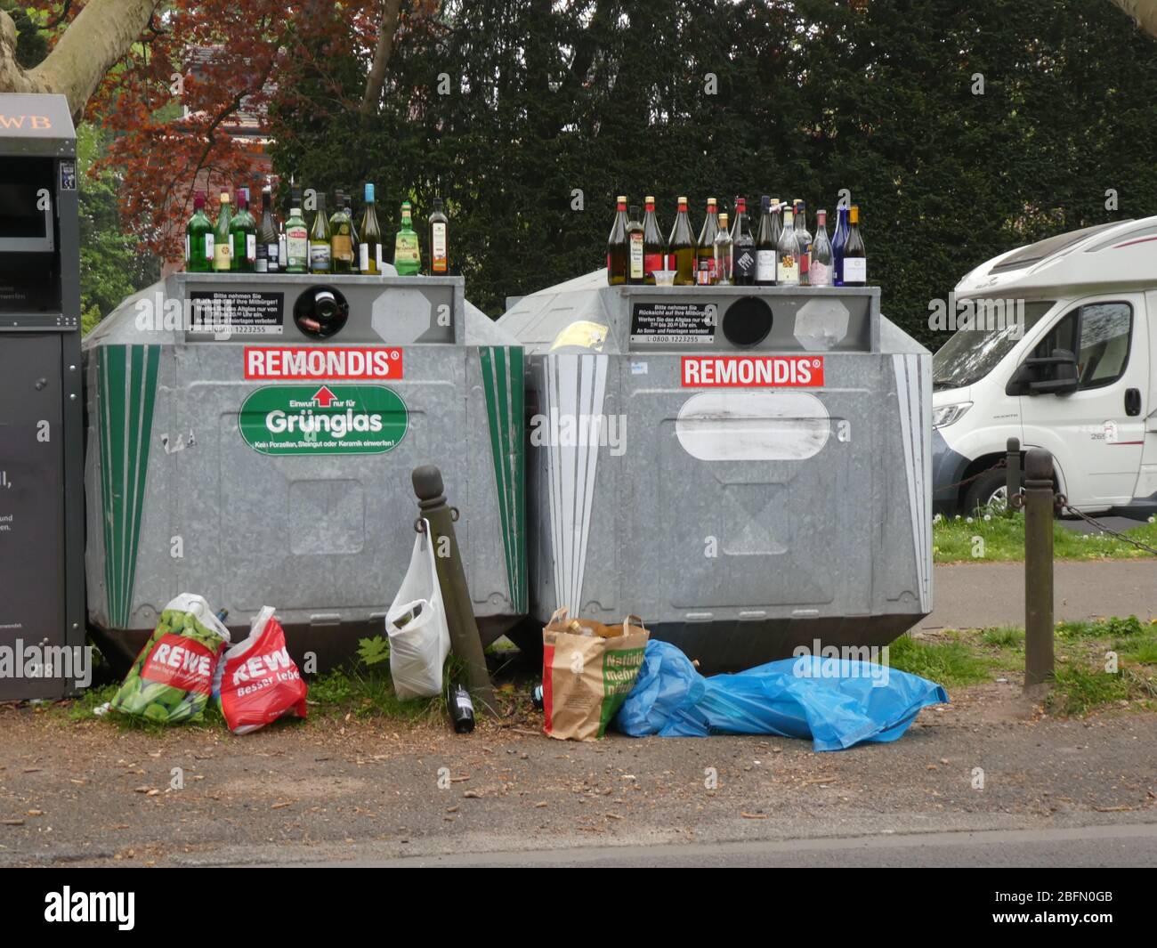 Overfilled glass container hi-res stock photography and images - Alamy