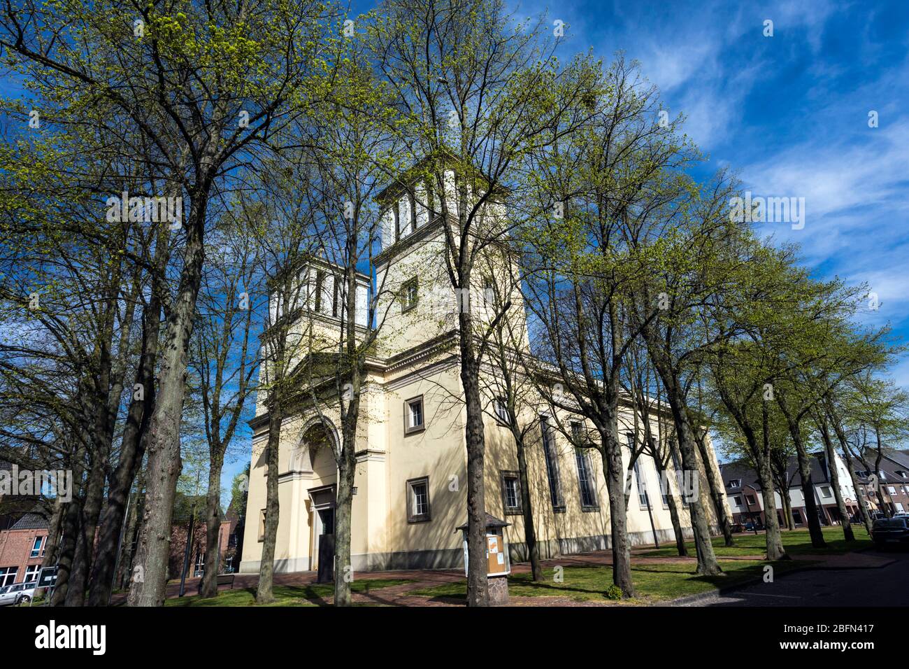 Catholic parish church on Kirchplatz in downtown Rees Stock Photo - Alamy