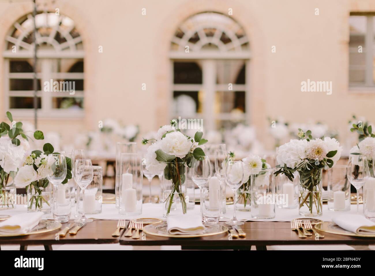 wedding reception party banquet table coverage. Luxury wedding ...