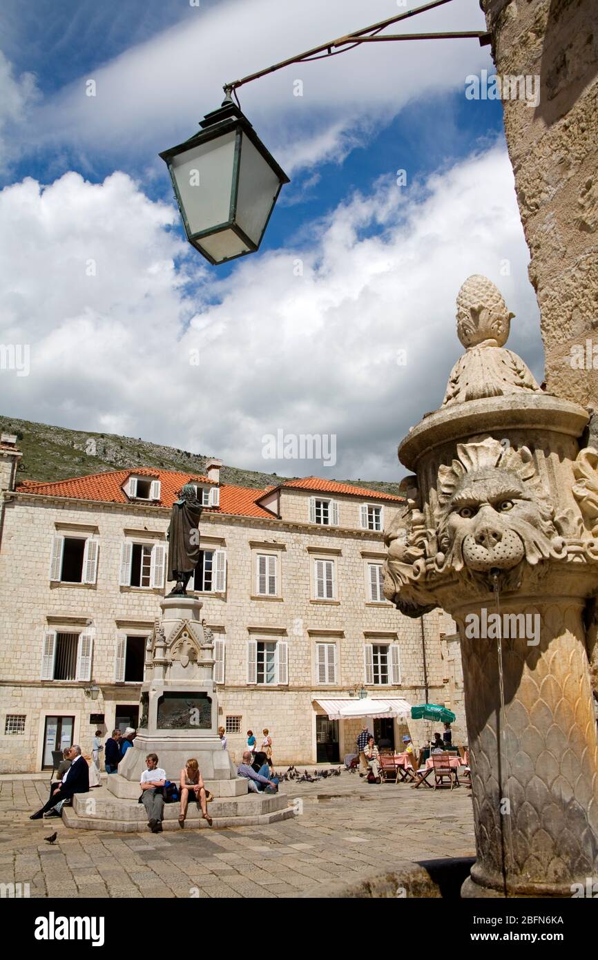 Fountain in Gundulic Square, City of Dubrovnik, Croatia Stock Photo - Alamy
