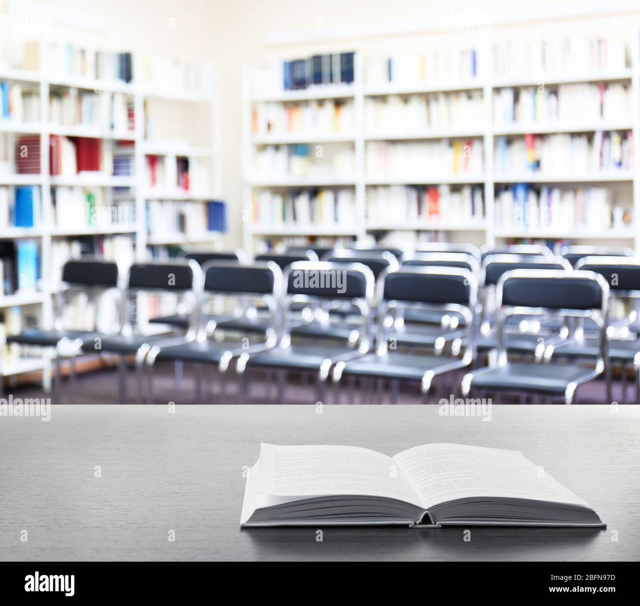 Scientific library shelves hi-res stock photography and images - Alamy
