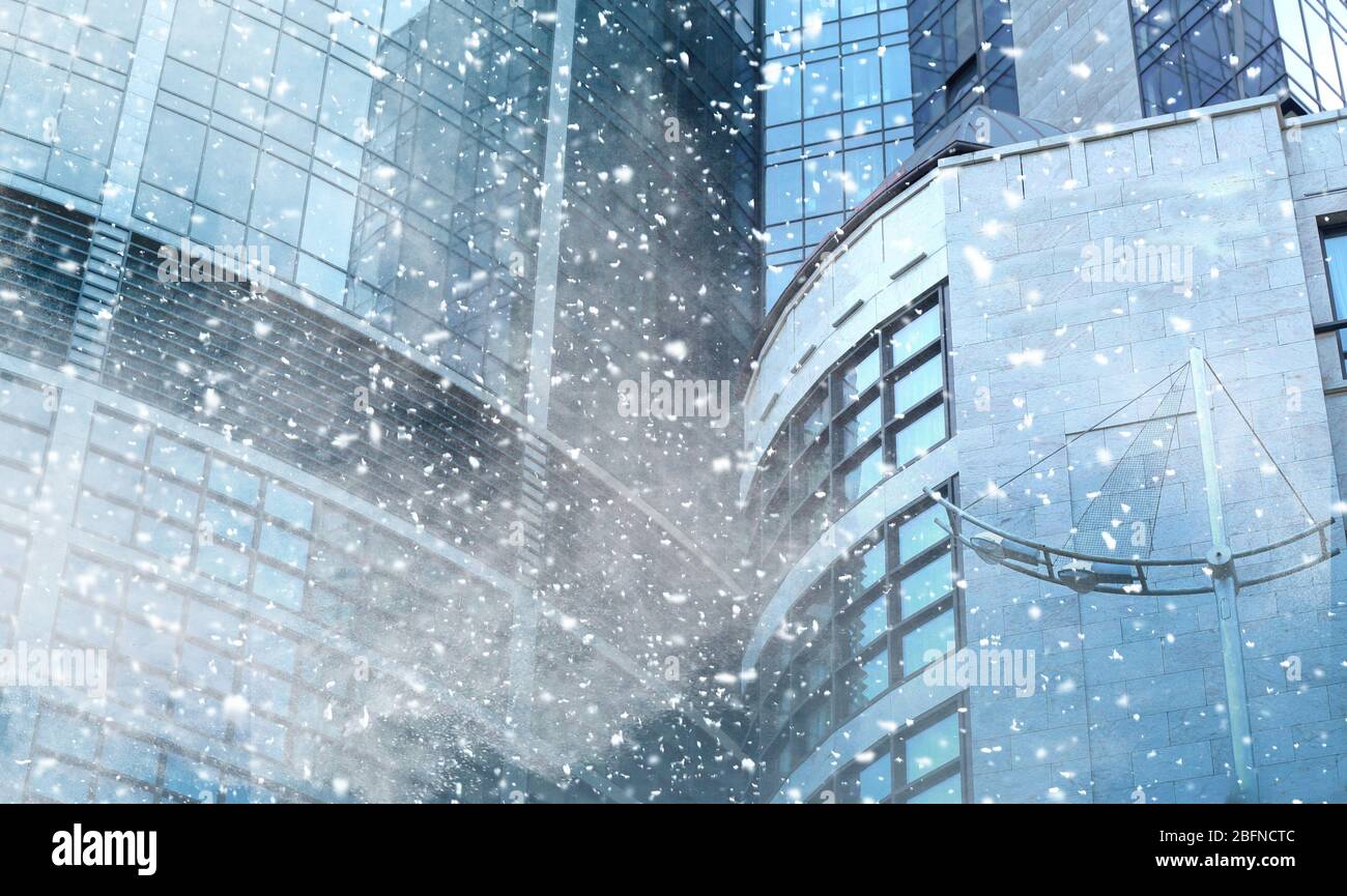 Skyscraper wind storm hi-res stock photography and images - Alamy