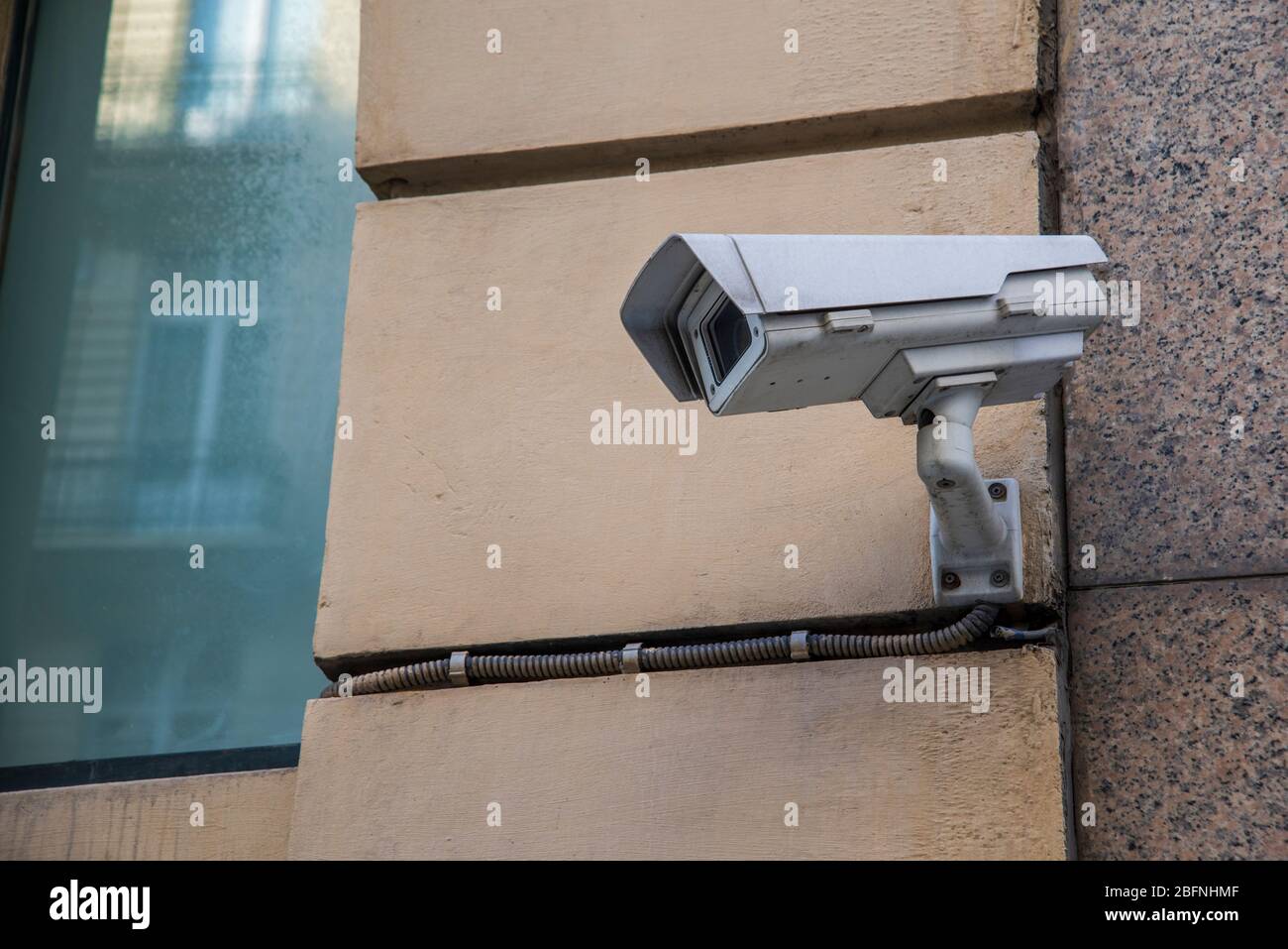 Urban security camera hi-res stock photography and images - Alamy