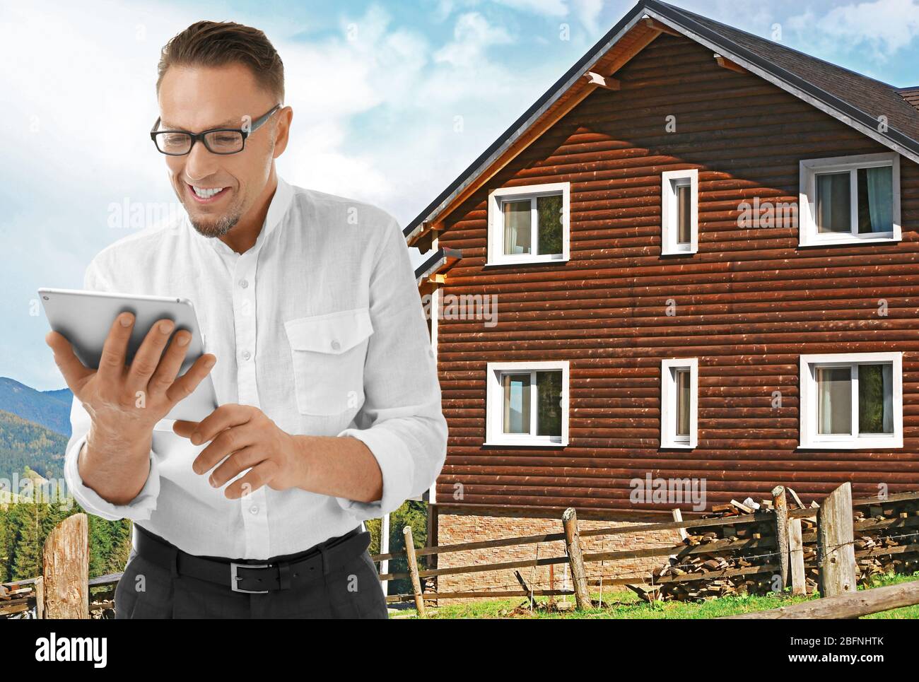 Business mountains tablet hi-res stock photography and images - Alamy