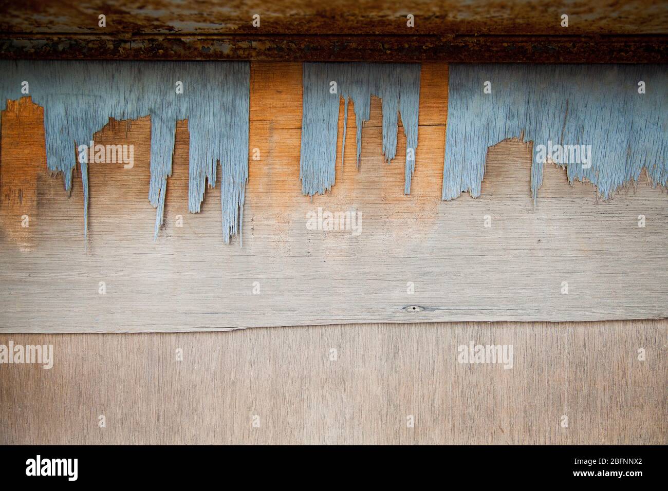 Flaky wood hi-res stock photography and images - Alamy