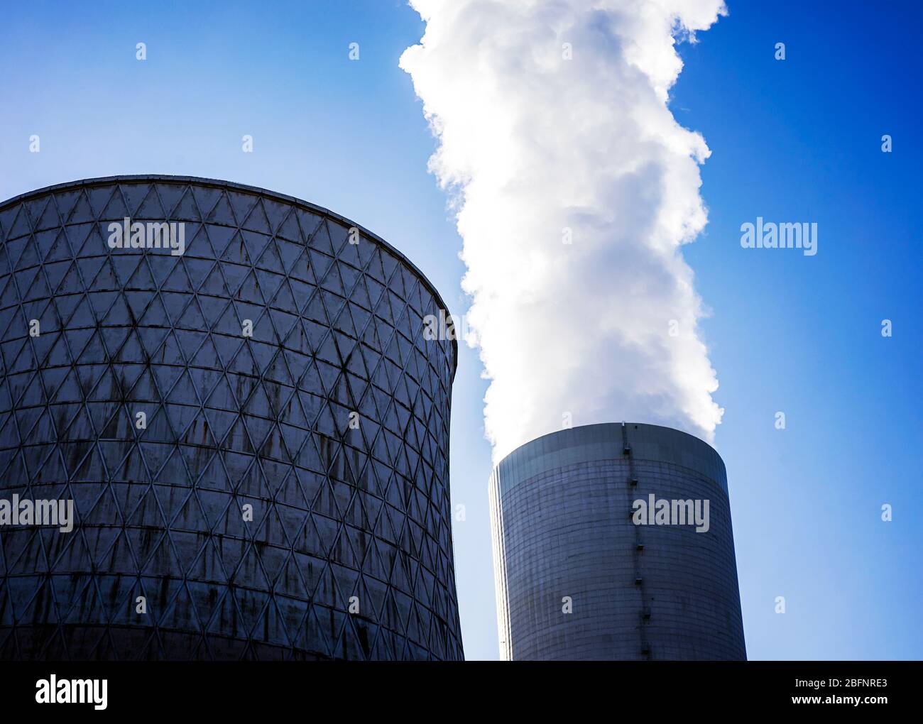 Toxic symbol spray hi-res stock photography and images - Alamy