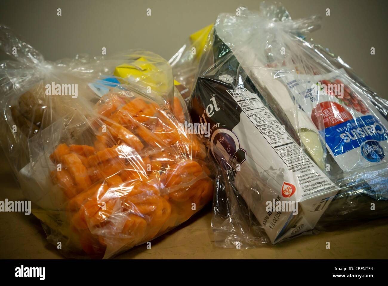 Children go hungry hi-res stock photography and images - Alamy