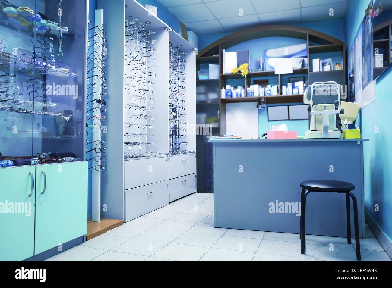 Modern interior of optic store Stock Photo - Alamy