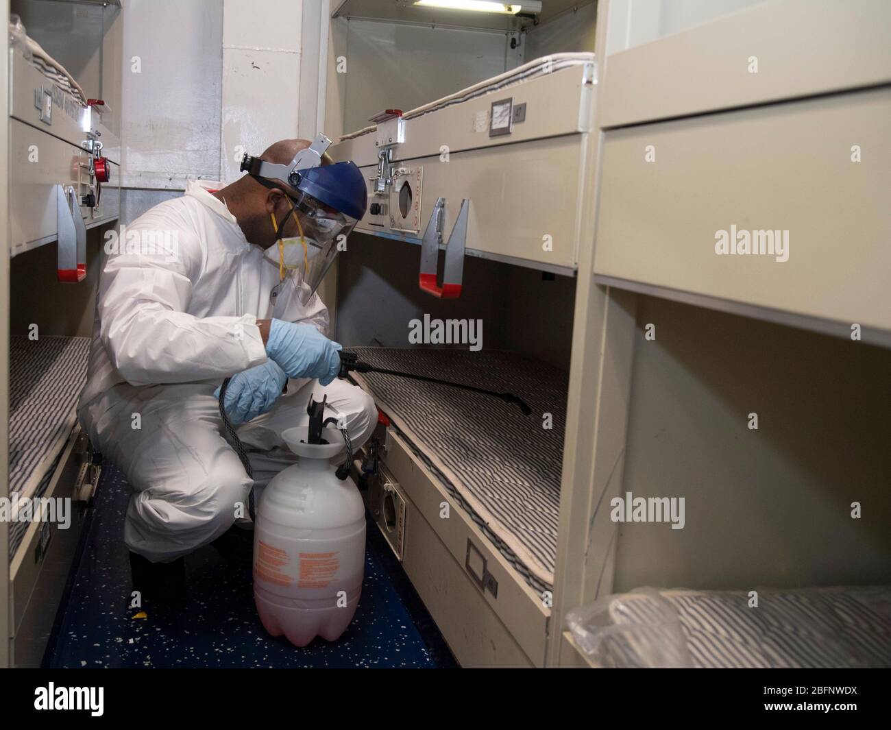 Disinfecting sailors covid 19 hi-res stock photography and images - Alamy