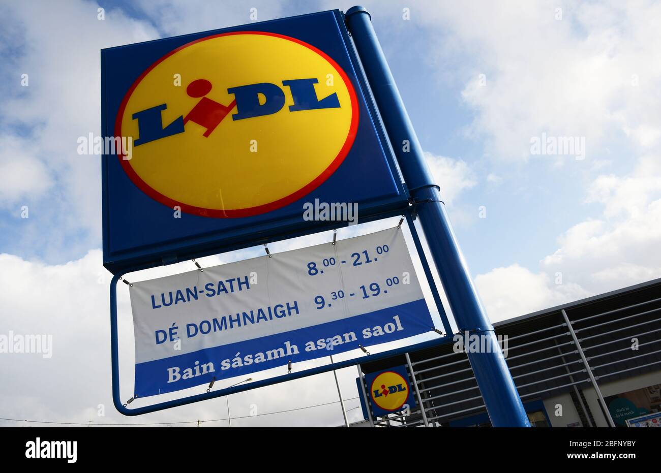 Lidl shelf hi-res stock photography and images - Alamy