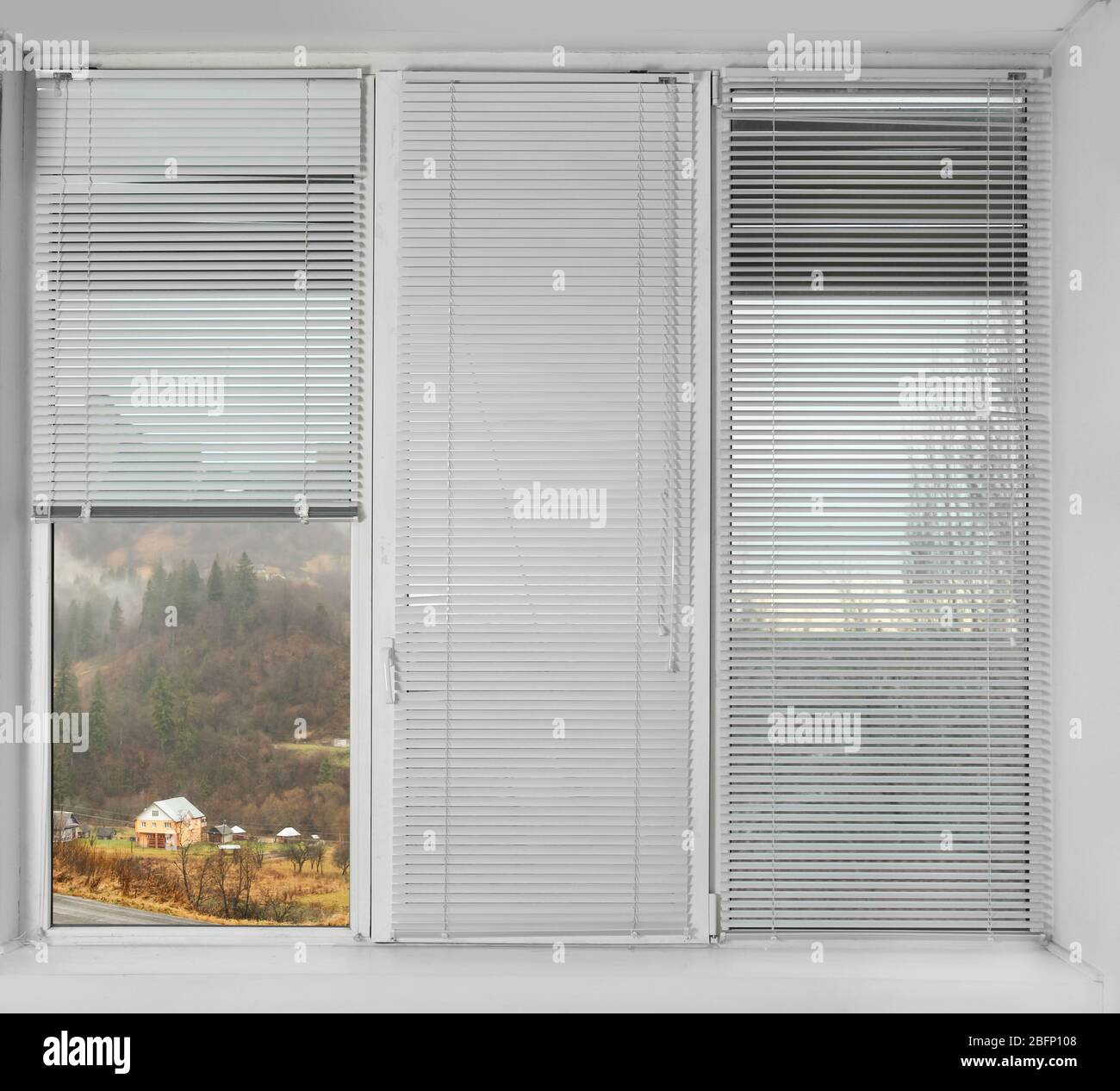 Open blinds hi-res stock photography and images - Alamy