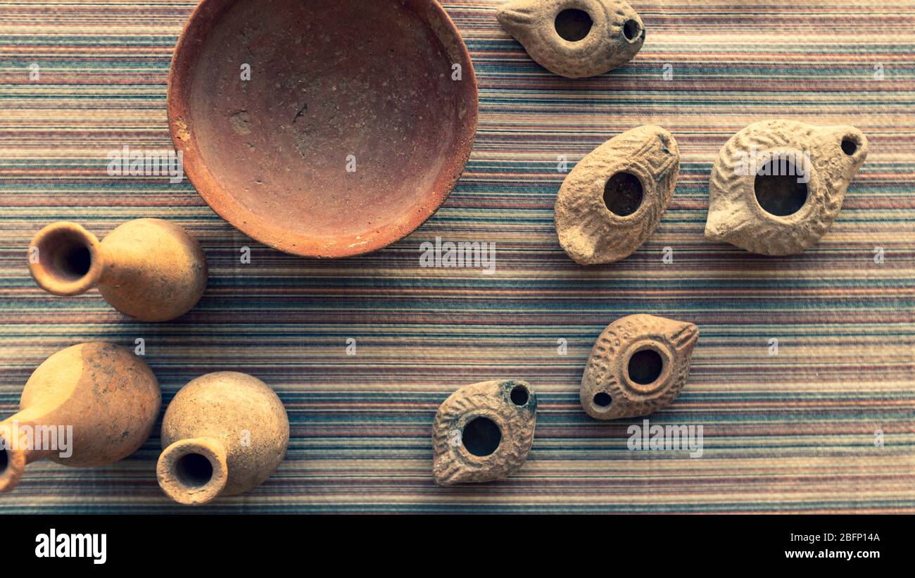 Jordanian pottery hi-res stock photography and images - Alamy