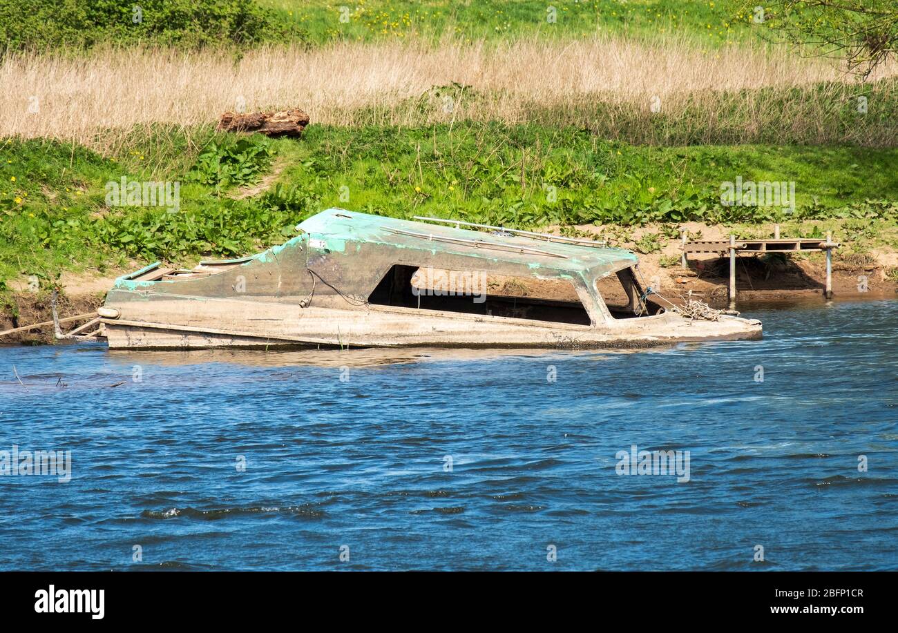 Sunken tub hi-res stock photography and images - Alamy