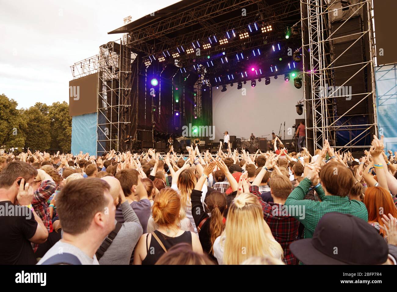 Crowd at a open air concert Stock Photo - Alamy