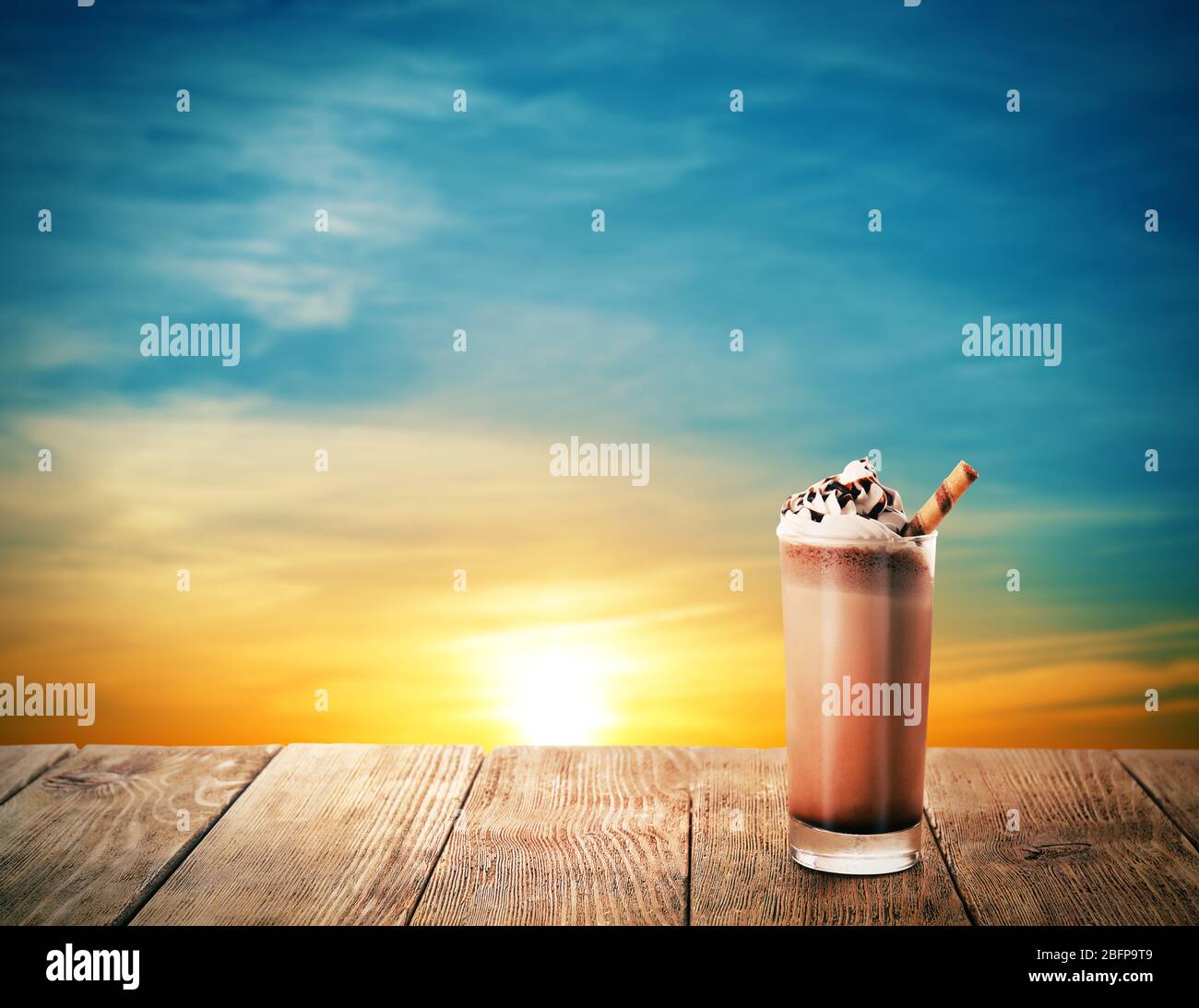 Blended sunset colors hi-res stock photography and images - Alamy