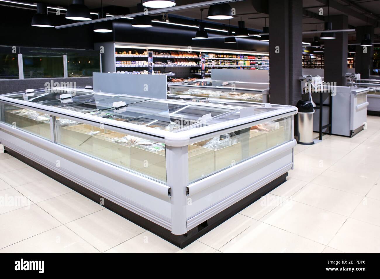 Modern design of supermarket interior Stock Photo - Alamy