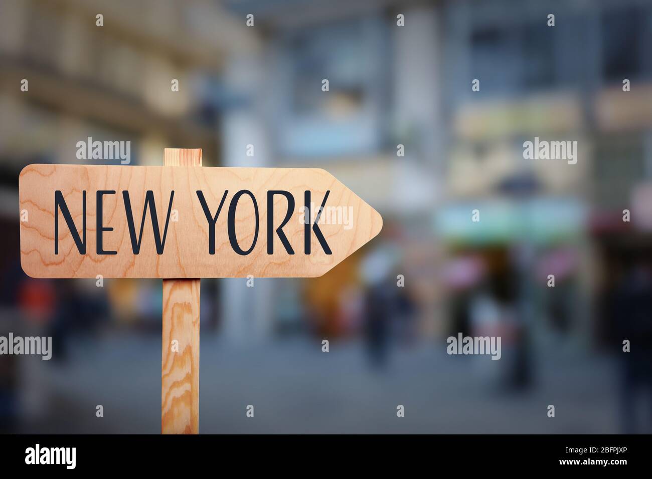 Direction sign to NEW YORK on street. Travel USA concept Stock Photo ...
