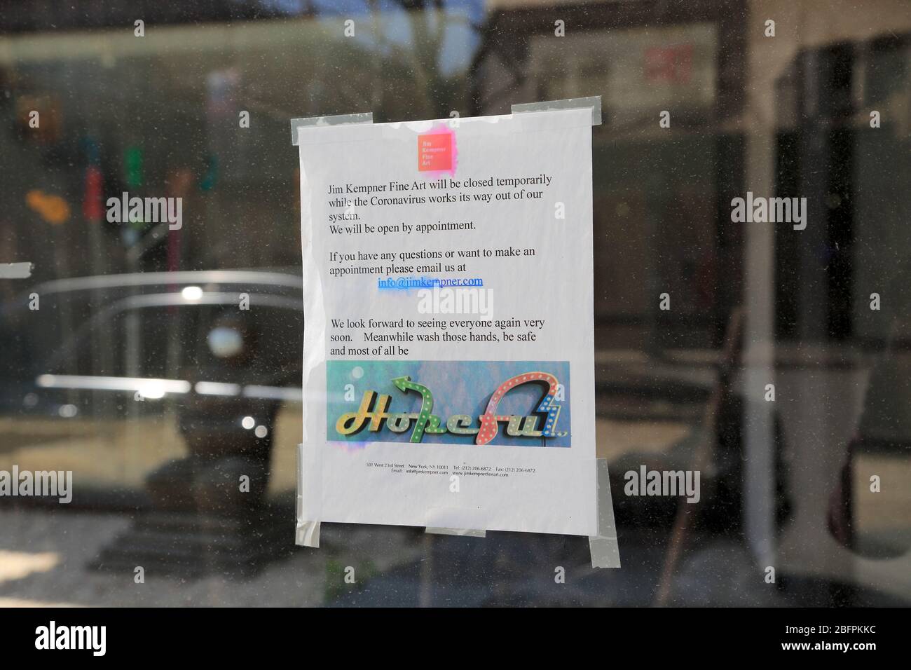 Sign Chelsea Art District, Jim Kempner Fine Art Gallery closed due to ...