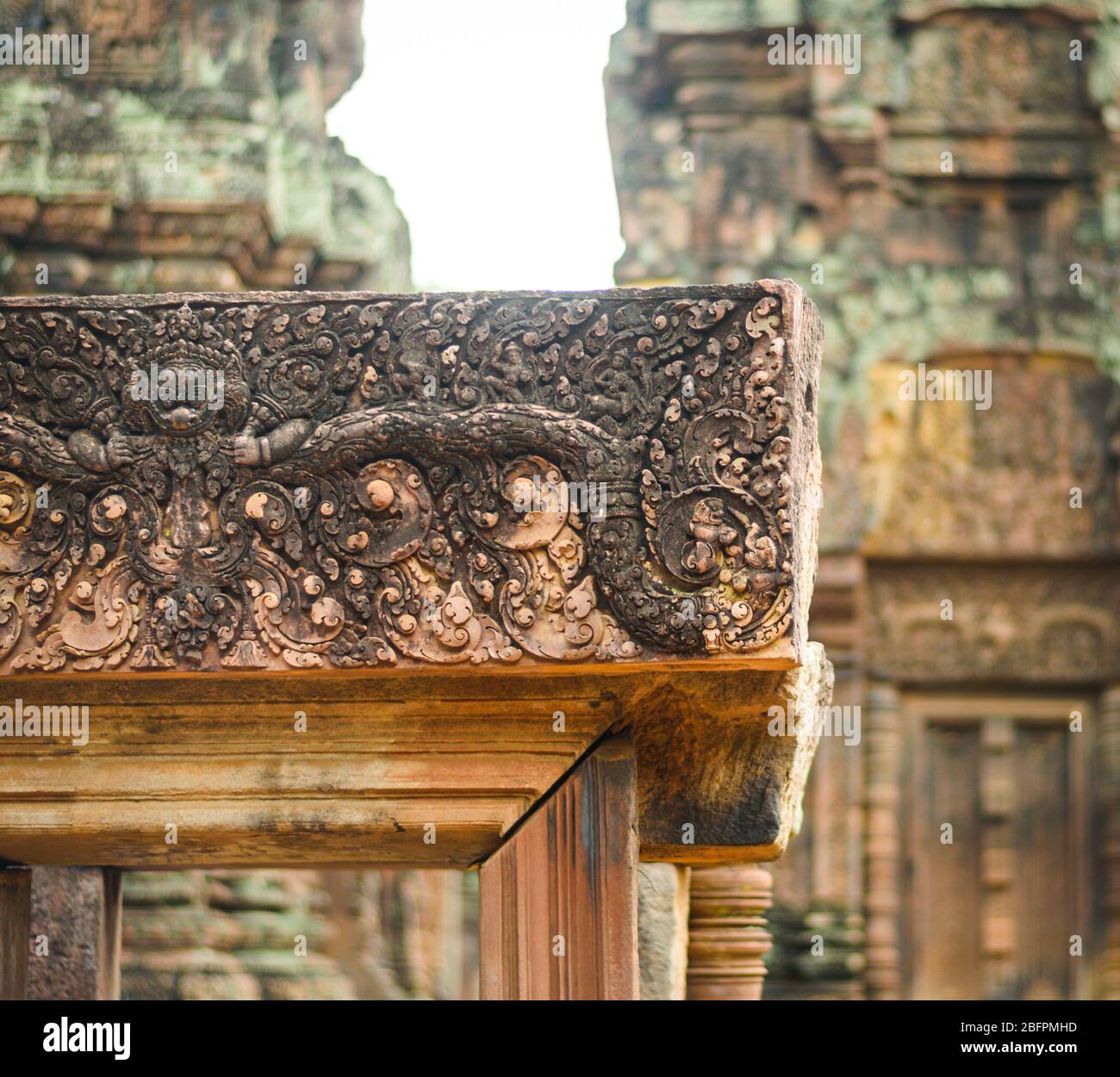 Angkor wat demon relief cambodia hi-res stock photography and images ...
