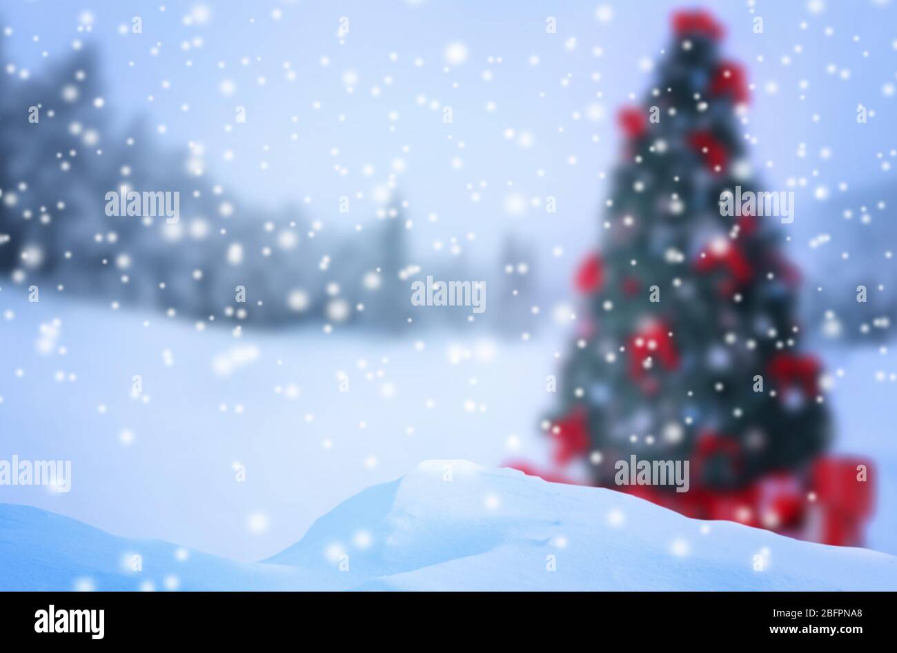 Drift snowfall on blurred hi-res stock photography and images - Alamy