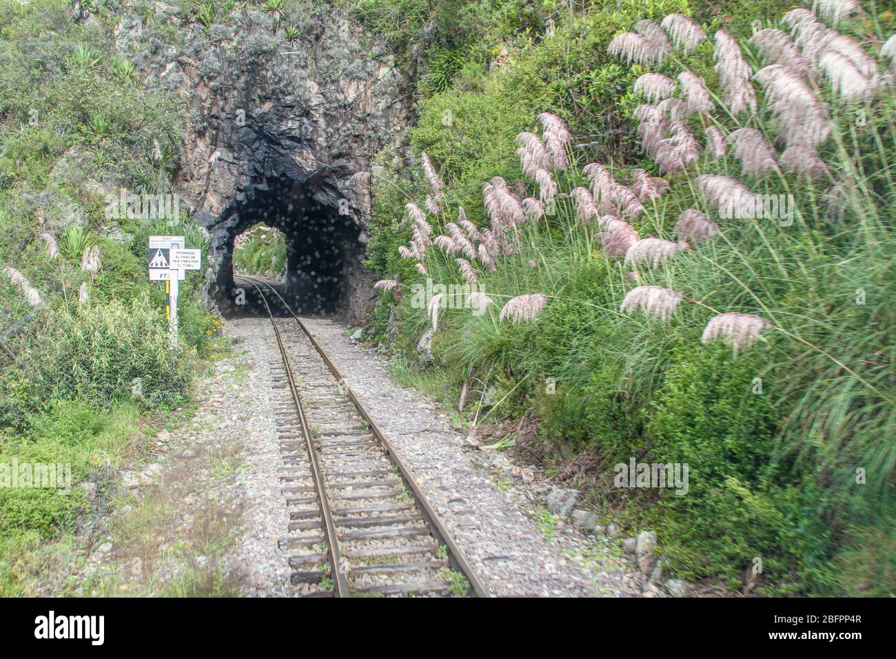 Tunnel, train tracks hi-res stock photography and images - Alamy