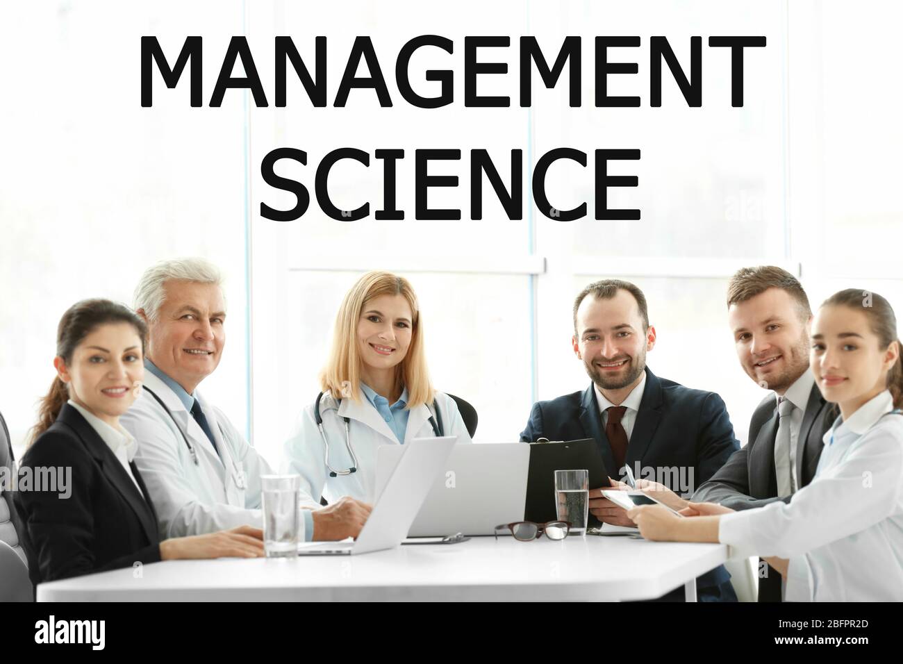 Hospital management meeting hi-res stock photography and images - Alamy