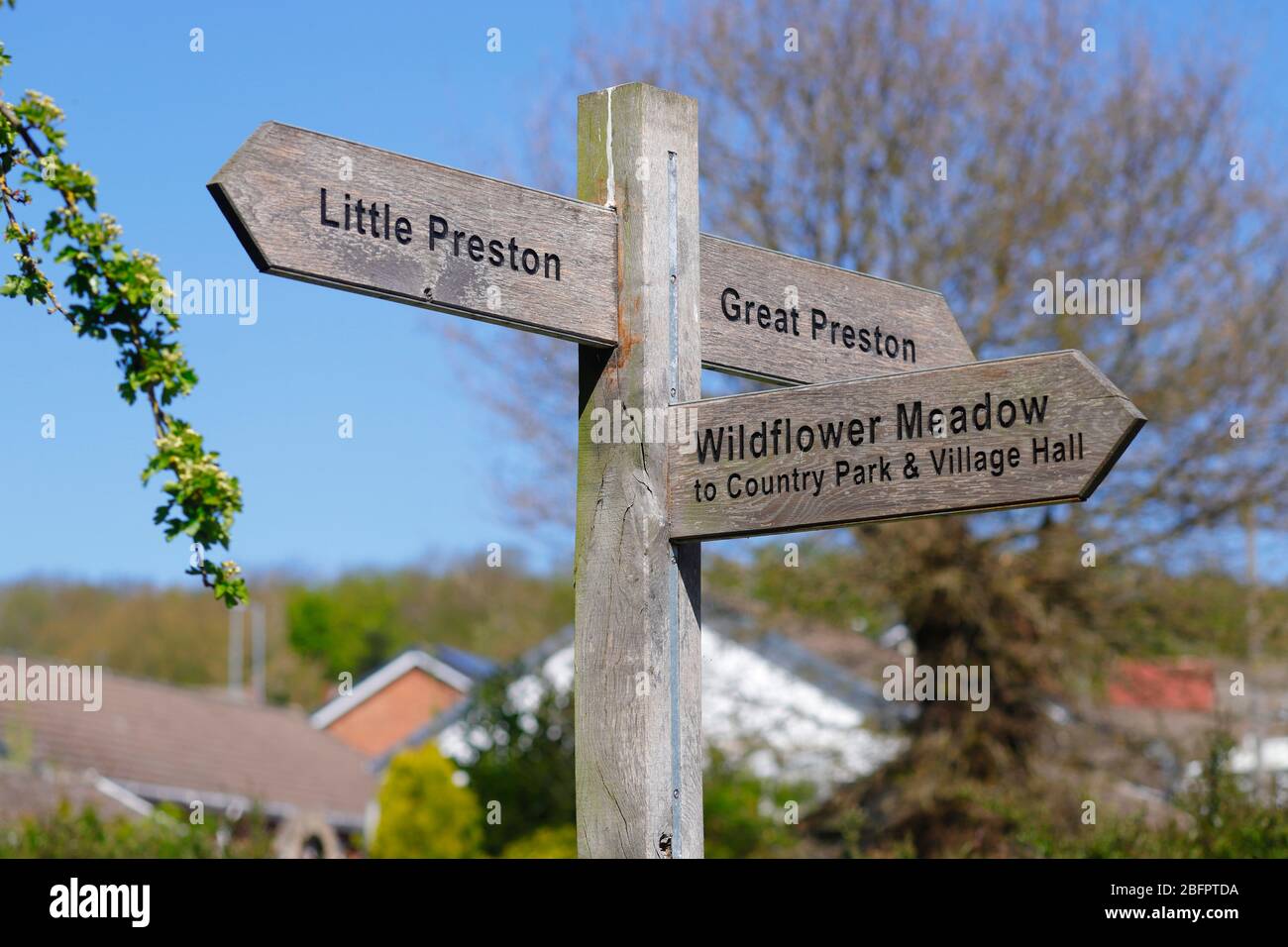 Sign that gives information hi-res stock photography and images - Alamy