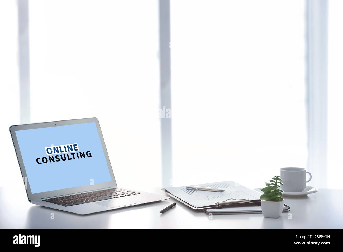 Consulting bright window office hi-res stock photography and images - Alamy