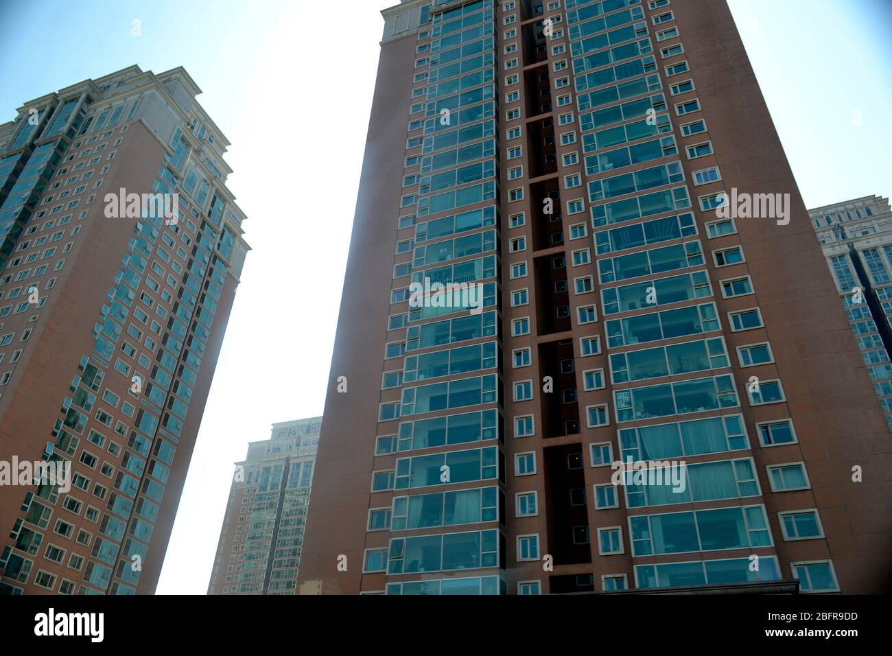 Huge residential apartment blocks hi-res stock photography and images ...