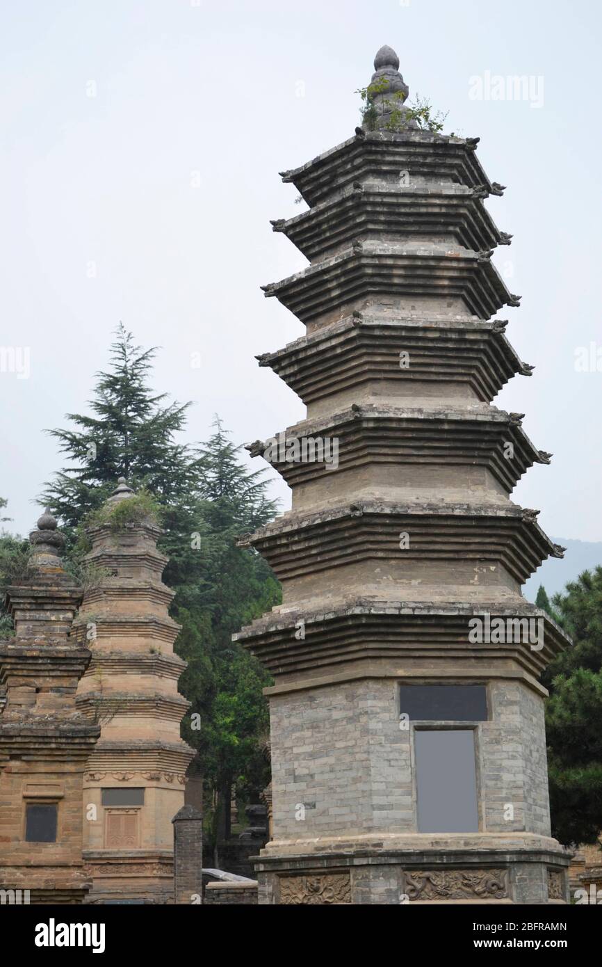China graves hi-res stock photography and images - Alamy