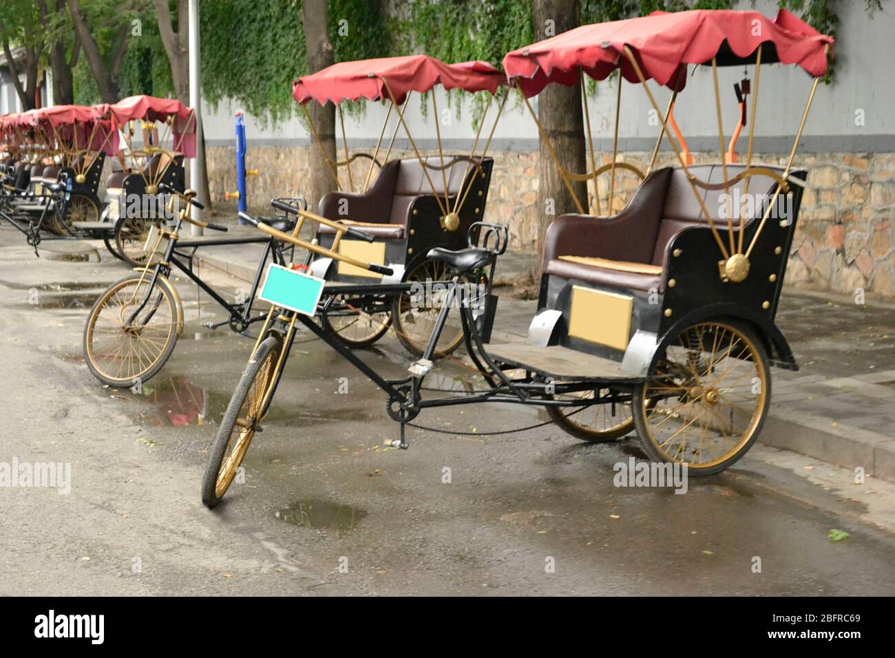 Rickshaws beijing hi-res stock photography and images - Alamy