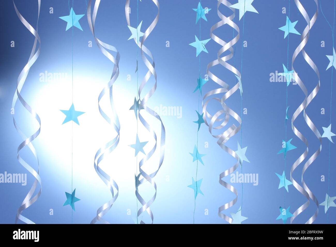 Stars streamers confetti hi-res stock photography and images - Alamy