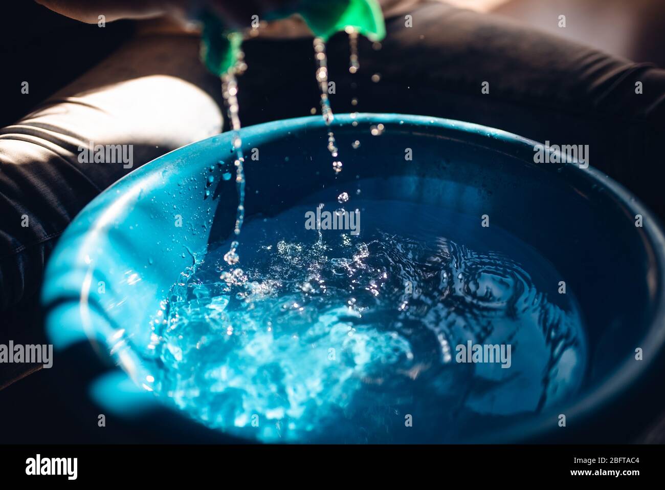 Squeezing wave hi-res stock photography and images - Alamy