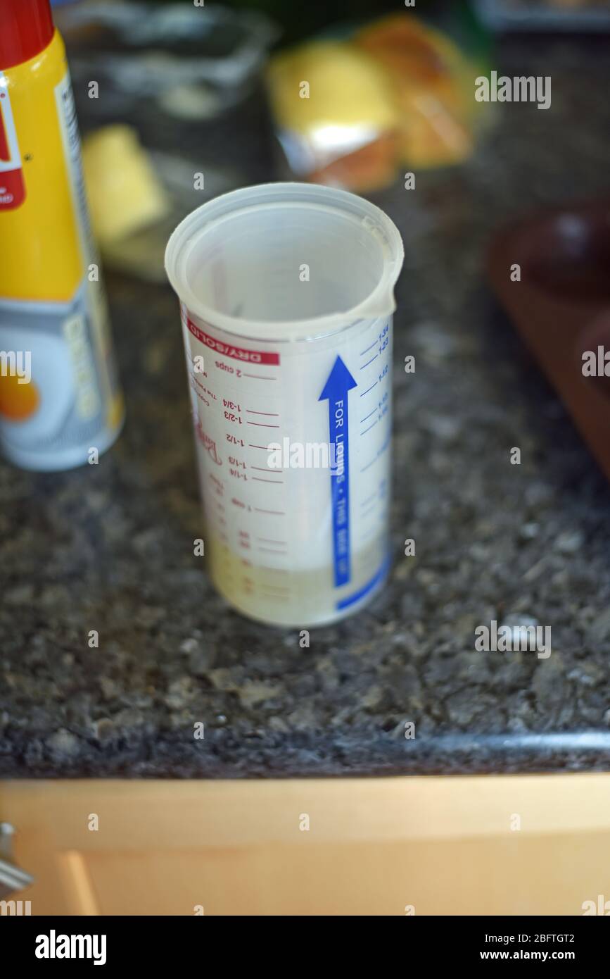 Measuring cups water hi-res stock photography and images - Alamy