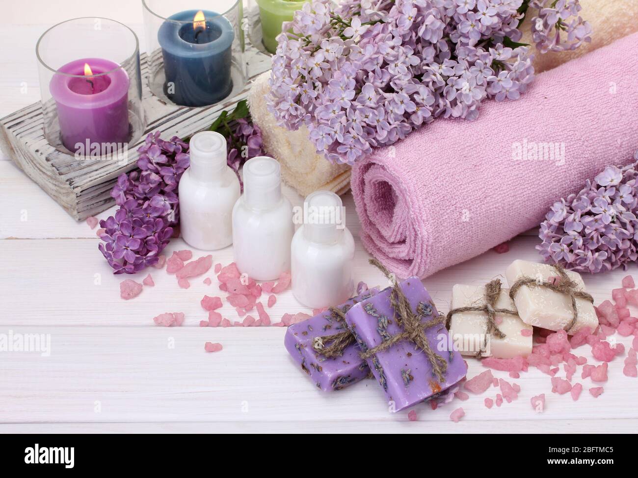 beautiful spa setting on white wooden background Stock Photo - Alamy