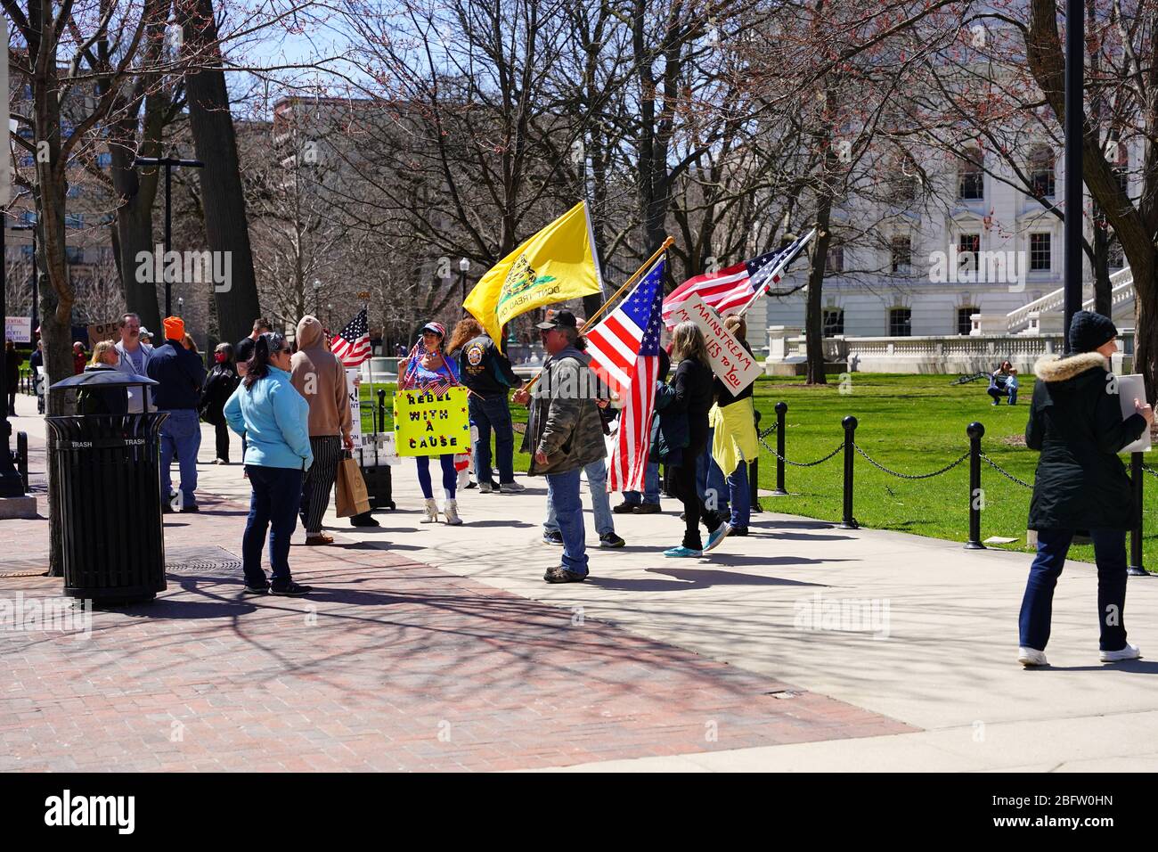 Conservatives and Libertarians hold a rally and march on Madison ...