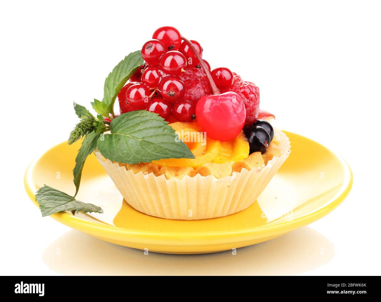 Dulcet cake fruit berries hi-res stock photography and images - Alamy